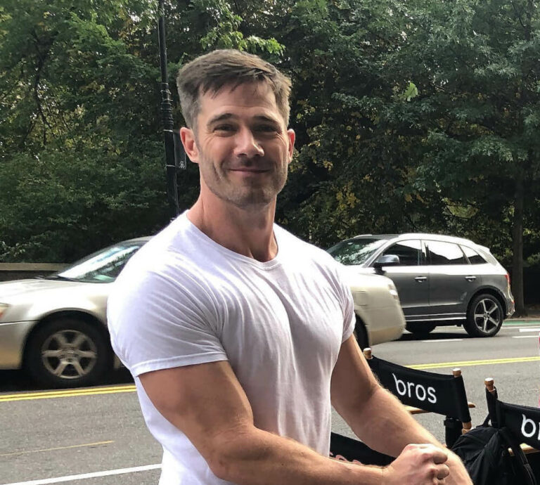 Ever Wondered How Much Gay Actor Luke Macfarlane Is Worth? Learn More ...